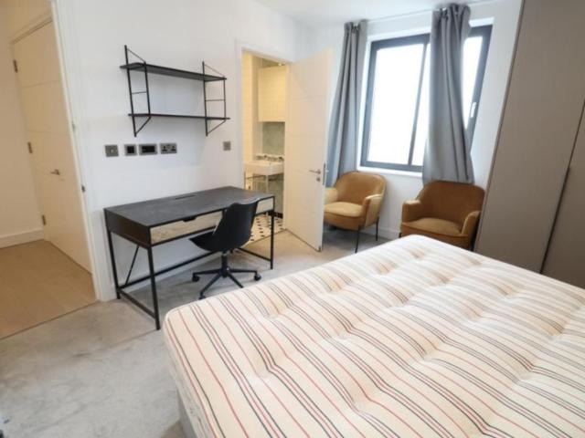 For Rent 5 Bedroom Shared Living/roommate London London DS90560634