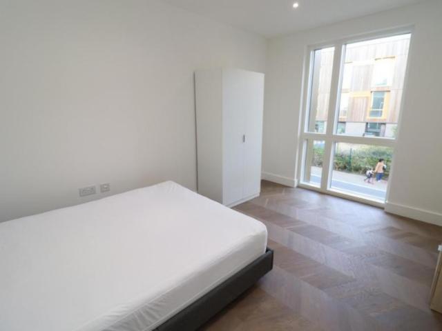 For Rent 5 Bedroom Shared Living/roommate London London DS90561383