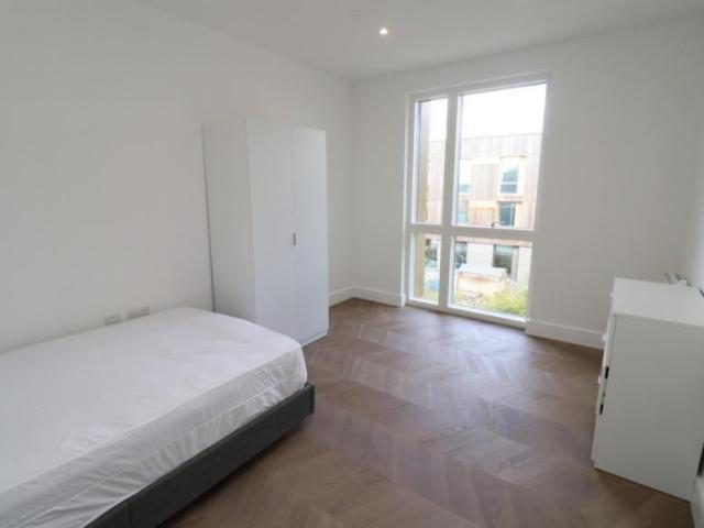 For Rent 5 Bedroom Shared Living/roommate London London DS90561385