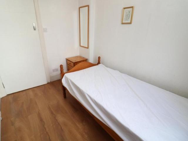 For Rent 5 Bedroom Shared Living/roommate London London DS90561722