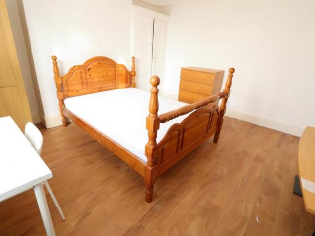 For Rent 5 Bedroom Shared Living/roommate London London DS90561724