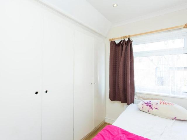 For Rent 5 Bedroom Shared Living/roommate London London DS90562080