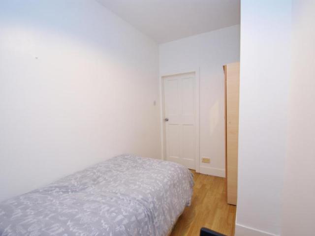 For Rent 5 Bedroom Shared Living/roommate London London DS90562098