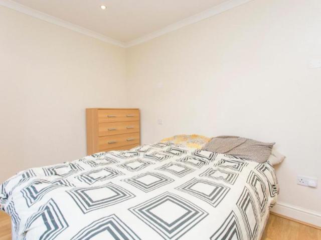 For Rent 5 Bedroom Shared Living/roommate London London DS90562150