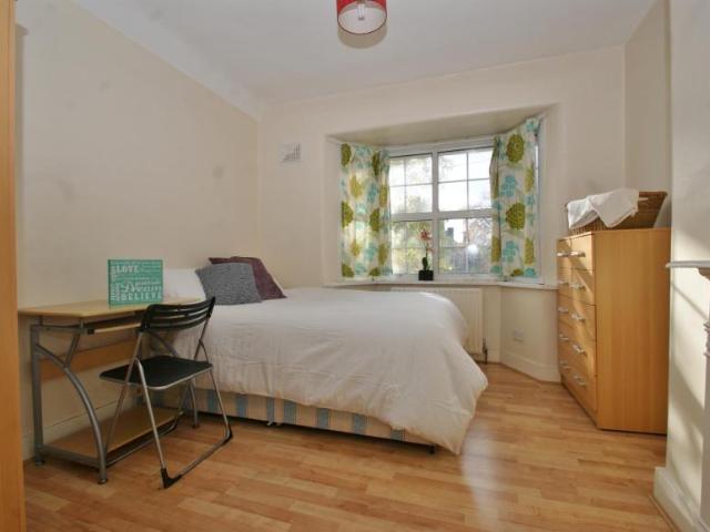 For Rent 5 Bedroom Shared Living/roommate London London DS90562166