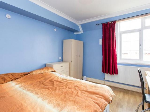 For Rent 5 Bedroom Shared Living/roommate London London DS90562183