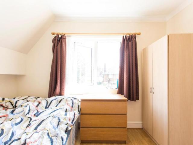 For Rent 5 Bedroom Shared Living/roommate London London DS90562187