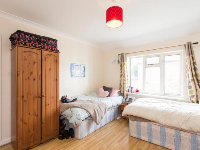 For Rent 5 Bedroom Shared Living/roommate London London DS90562186