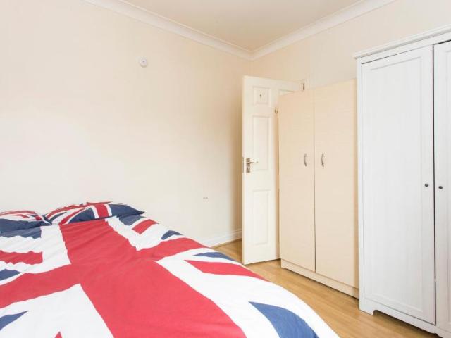 For Rent 5 Bedroom Shared Living/roommate London London DS90562113