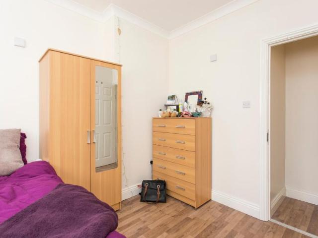 For Rent 5 Bedroom Shared Living/roommate London London DS90562265