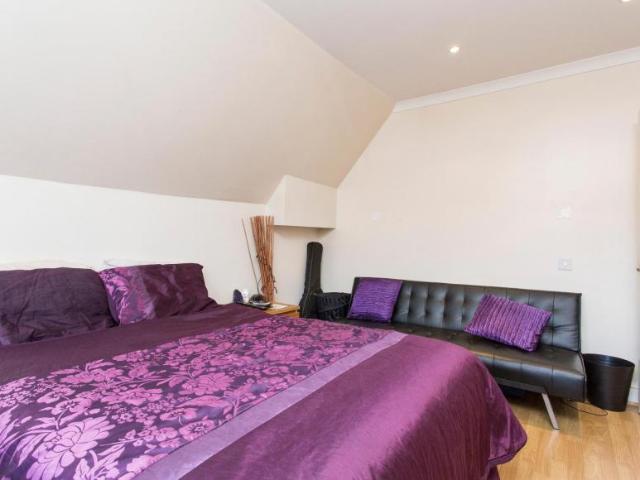 For Rent 5 Bedroom Shared Living/roommate London London DS90562212