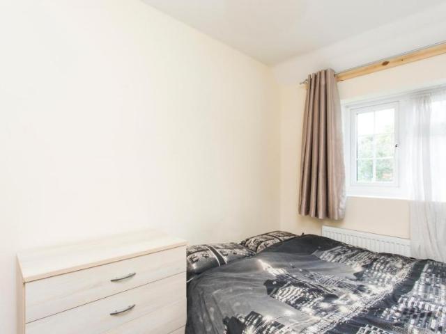 For Rent 5 Bedroom Shared Living/roommate London London DS90562214