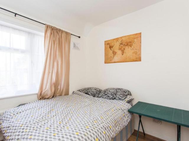 For Rent 5 Bedroom Shared Living/roommate London London DS90562216