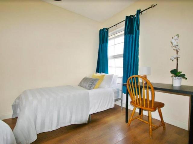 For Rent 5 Bedroom Shared Living/roommate London London DS90562237