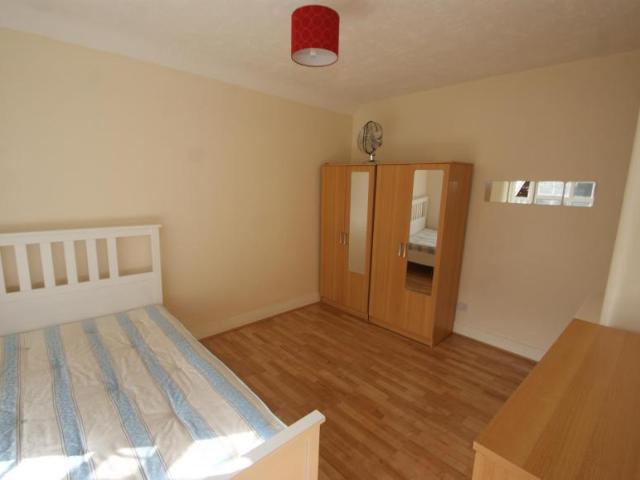 For Rent 5 Bedroom Shared Living/roommate London London DS90562236