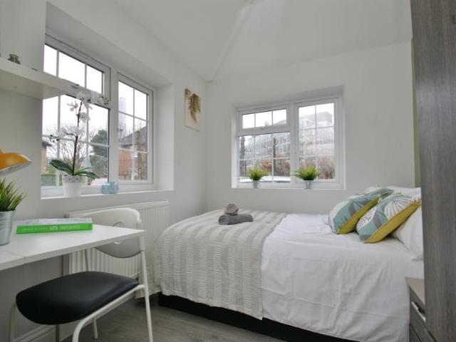 For Rent 5 Bedroom Shared Living/roommate London London DS90562341