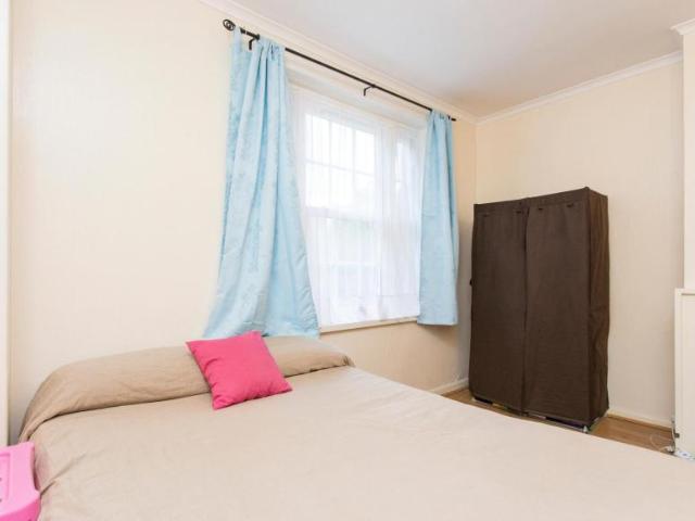 For Rent 5 Bedroom Shared Living/roommate London London DS90562325