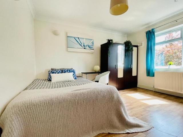 For Rent 5 Bedroom Shared Living/roommate London London DS90562407