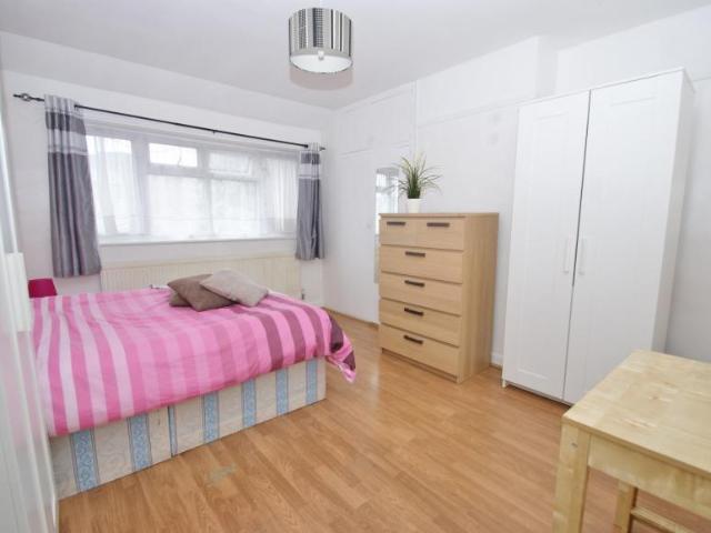 For Rent 5 Bedroom Shared Living/roommate London London DS90562558