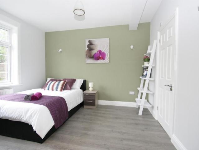 For Rent 5 Bedroom Shared Living/roommate London London DS90562656
