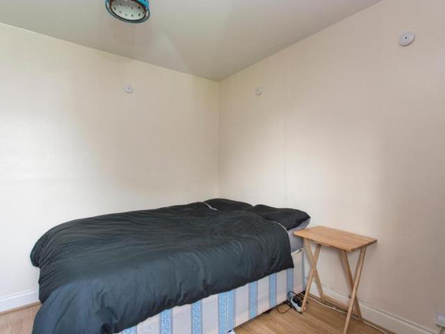 For Rent 5 Bedroom Shared Living/roommate London London DS90562676