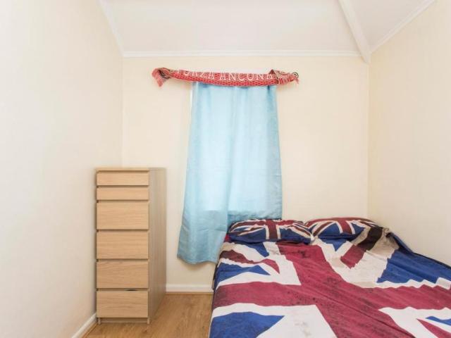 For Rent 5 Bedroom Shared Living/roommate London London DS90562696