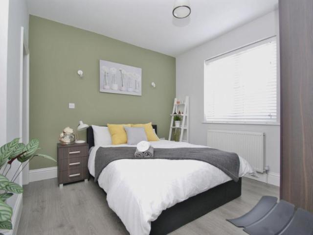 For Rent 5 Bedroom Shared Living/roommate London London DS90562631