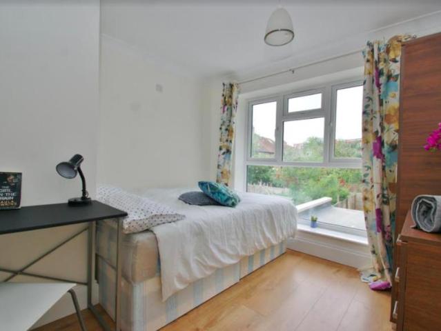 For Rent 5 Bedroom Shared Living/roommate London London DS90562639