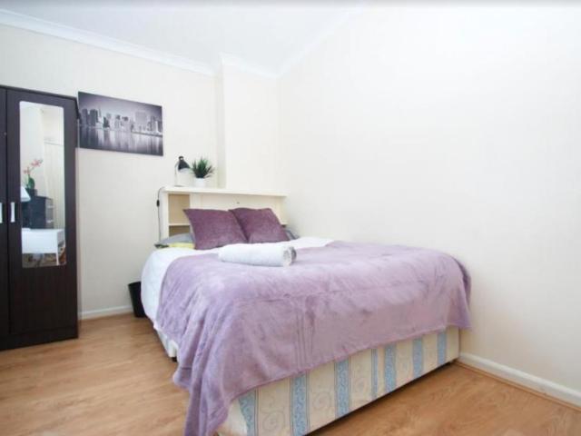For Rent 5 Bedroom Shared Living/roommate London London DS90562858