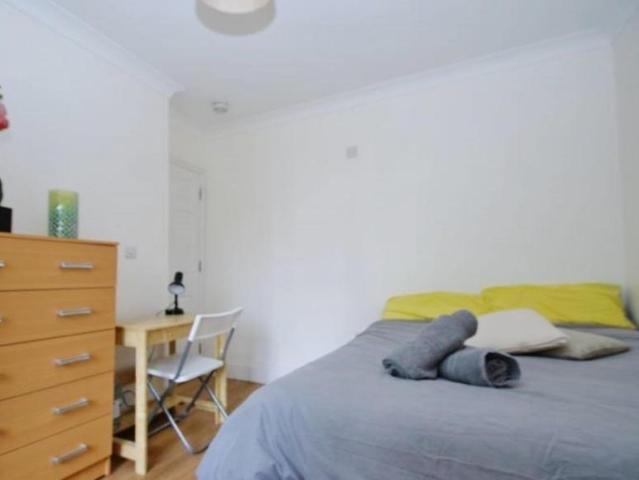 For Rent 5 Bedroom Shared Living/roommate London London DS90562876