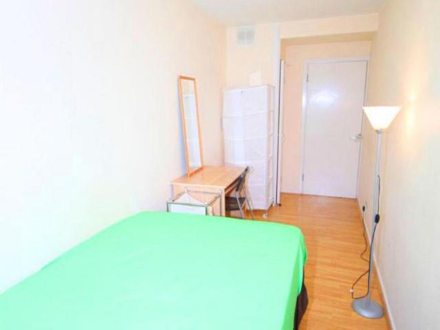 For Rent 5 Bedroom Shared Living/roommate London London DS90563541