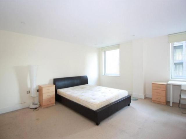 For Rent 5 Bedroom Shared Living/roommate London London DS90563559
