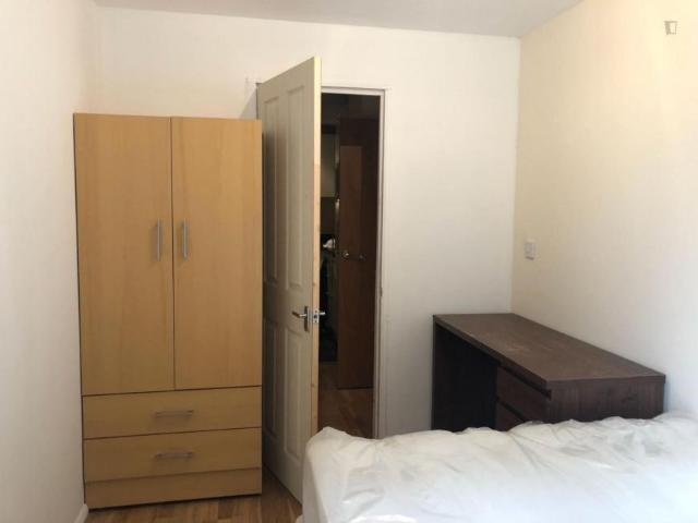 For Rent 5 Bedroom Shared Living/roommate London London DS90563568
