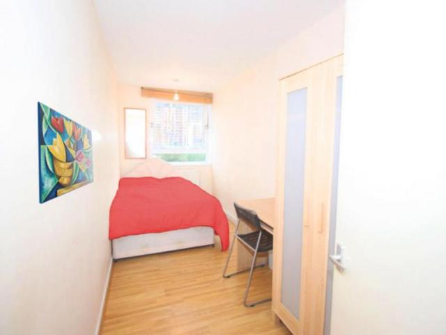 For Rent 5 Bedroom Shared Living/roommate London London DS90563573