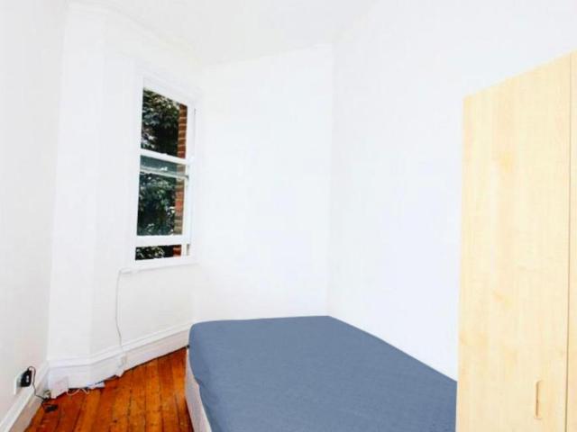 For Rent 5 Bedroom Shared Living/roommate London London DS90563628