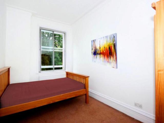 For Rent 5 Bedroom Shared Living/roommate London London DS90563635