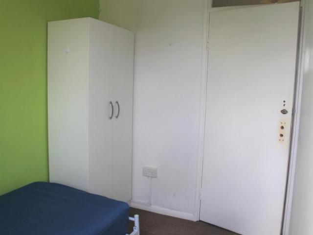 For Rent 5 Bedroom Shared Living/roommate London London DS90563730
