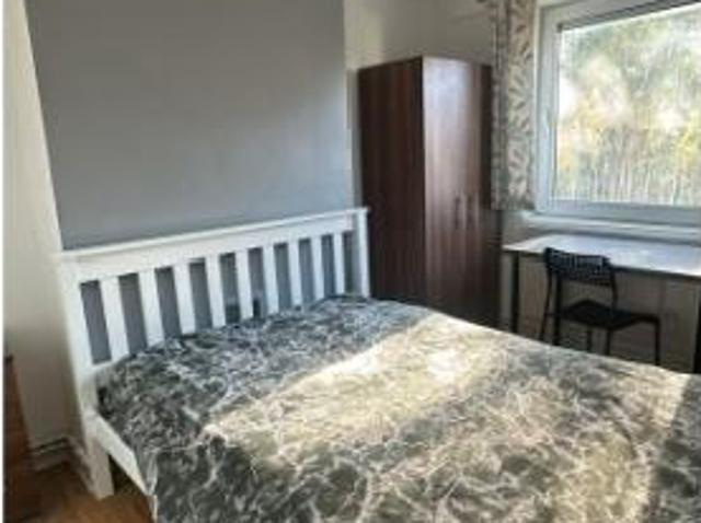 For Rent 5 Bedroom Shared Living/roommate London London DS95118460