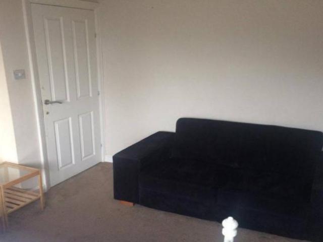 For Rent 5 Bedroom Shared Living/roommate London London DS96964112