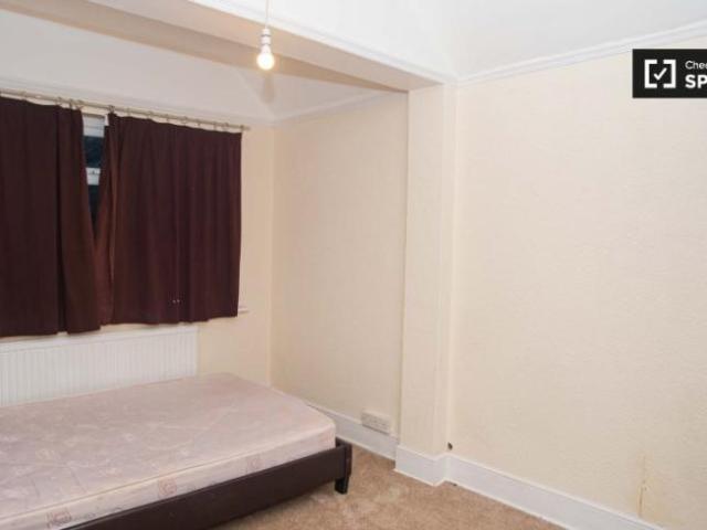 For Rent 5 Bedroom Shared Living/roommate London London DS97313288