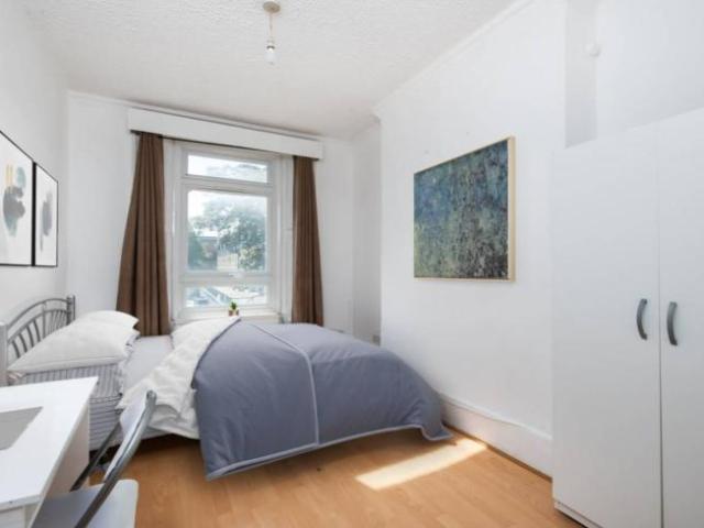 For Rent 5 Bedroom Shared Living/roommate London London DS98021754