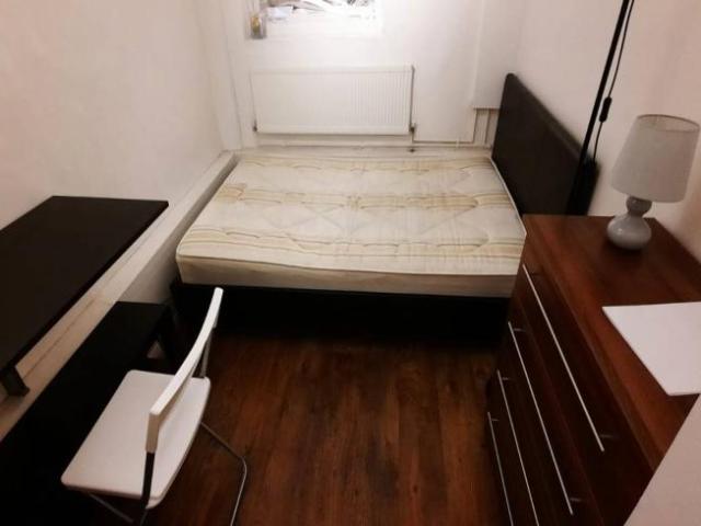 For Rent 5 Bedroom Shared Living/roommate London London DS99724763