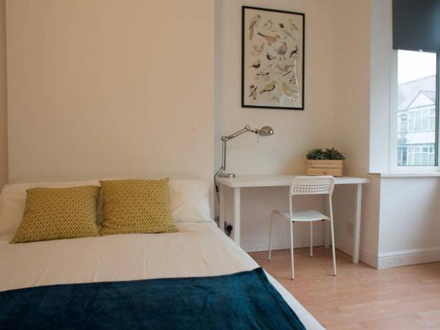 For Rent 5 Bedroom Shared Living/roommate London London DS101671502