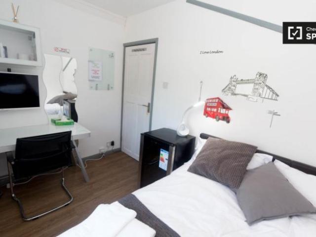 For Rent 5 Bedroom Shared Living/roommate London London DS101672229