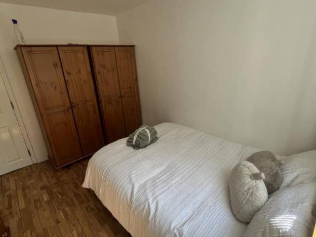 For Rent 5 Bedroom Shared Living/roommate London London DS101692847