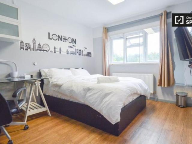 For Rent 5 Bedroom Shared Living/roommate London London DS101737158