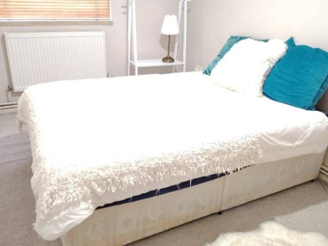 For Rent 5 Bedroom Shared Living/roommate London London DS101824602
