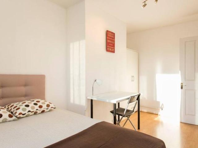 For Rent 5 Bedroom Shared Living/roommate London London DS101837794