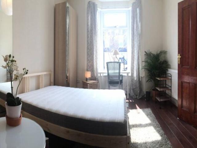 For Rent 5 Bedroom Shared Living/roommate London London DS101837827