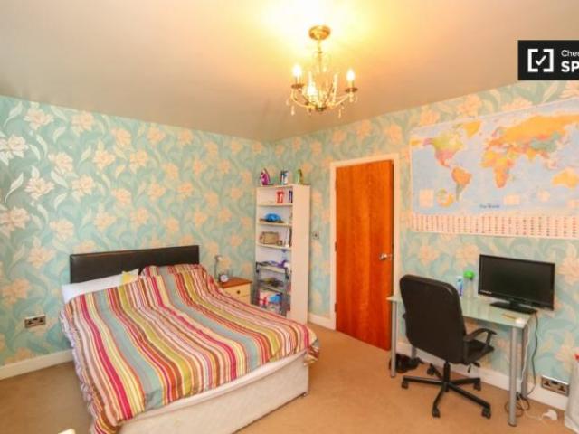 For Rent 5 Bedroom Shared Living/roommate London London DS101839726